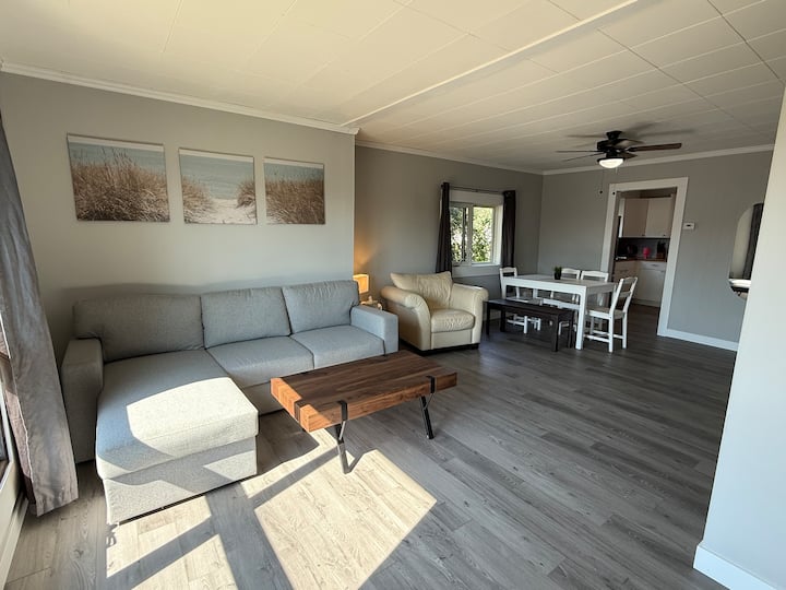 Bright, Cozy 3br Retreat In The Heart Of Hanna - Hanna