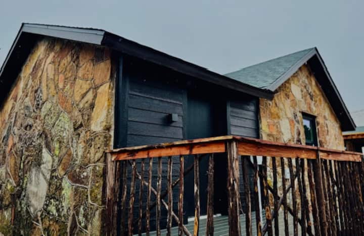 Ranger Hill Historical Lodge W Pool! Hour From Ftw - Palo Pinto Mountains State Park, Texas