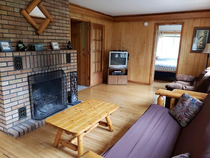 Cabin By The Lake - Duluth, MN