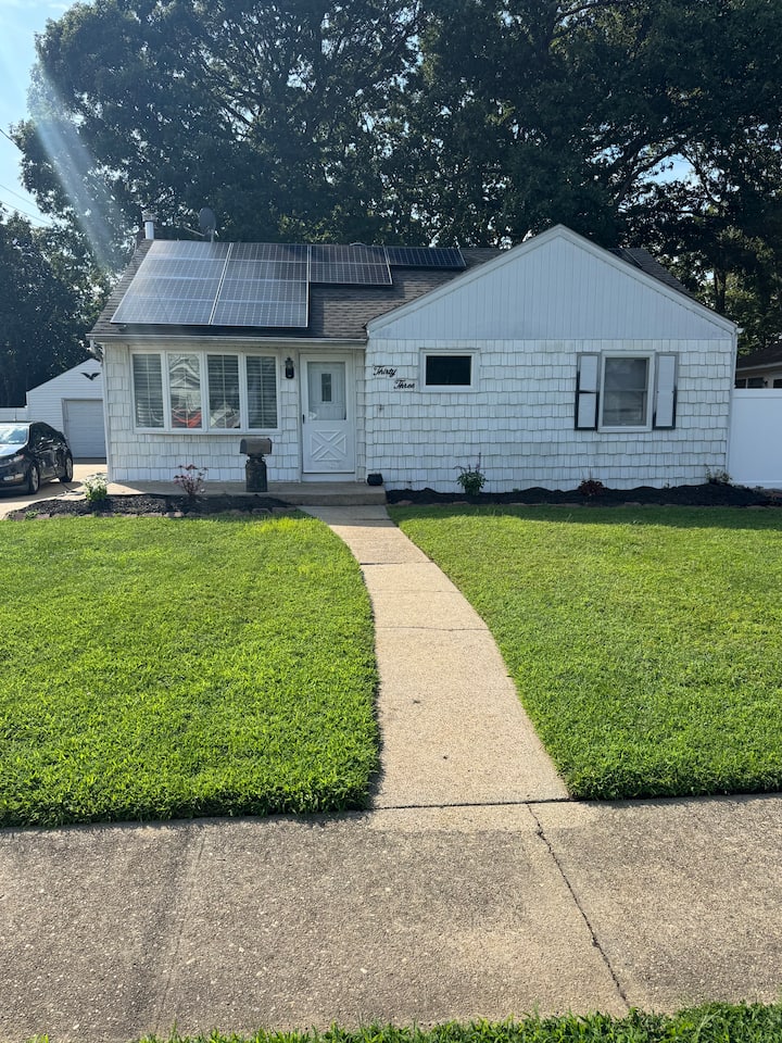 2br Home 1.3 Miles To Ryder Cup - Seaford, NY