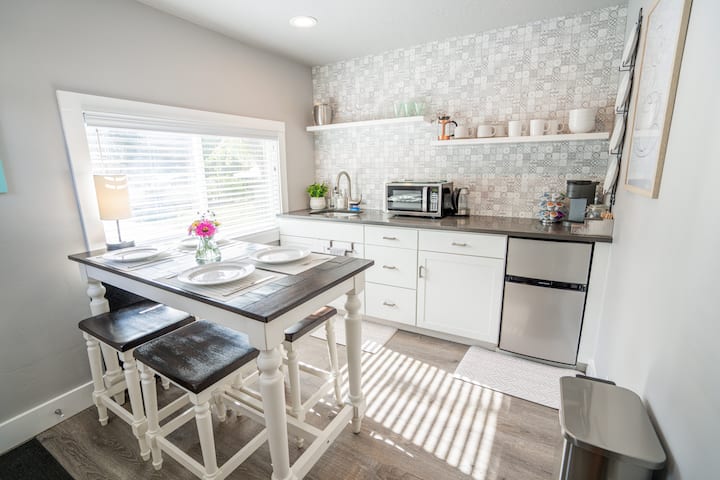 Wildflower Cottage In North Boise - 博伊西