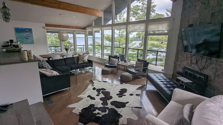 Lakefront 5 Bdrm+5 Bath Cottage - Gravenhurst