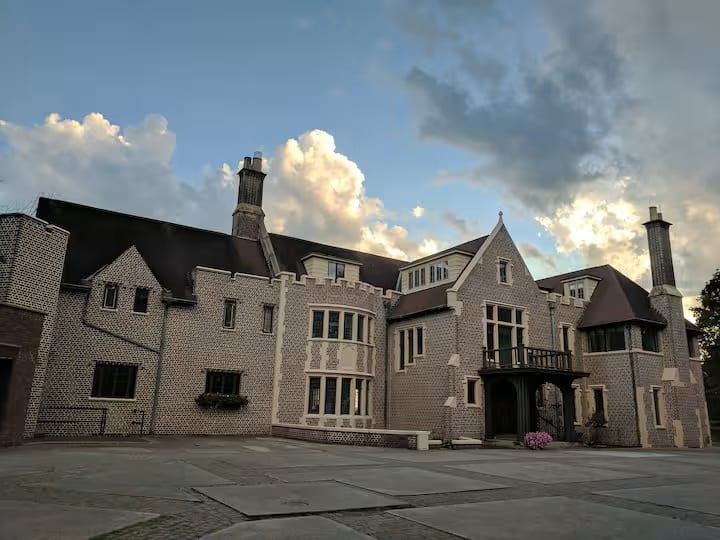 The Old Monastery-dietrich Room - South Shore, KY