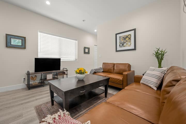 ৎ୭ Stay On Hart ৎ୭ - Los Angeles, CA