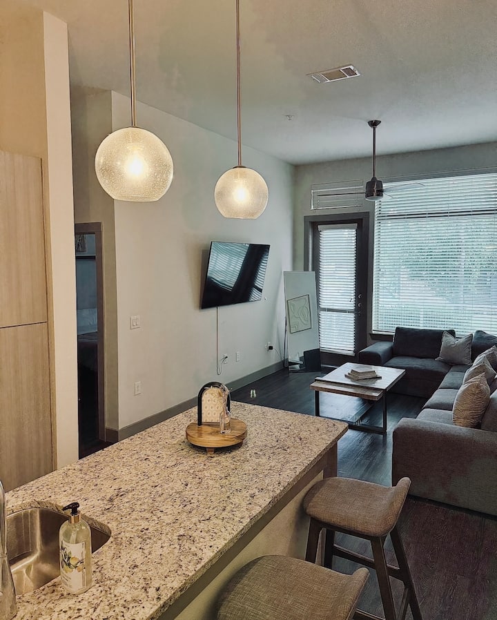 Bright & Airy Retreat | Near Addison | Dfw - キャロルトン, TX