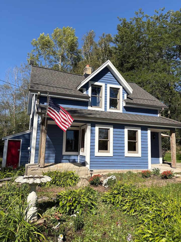Cold Springs 1855 Log Cabin - Port Washington, WI