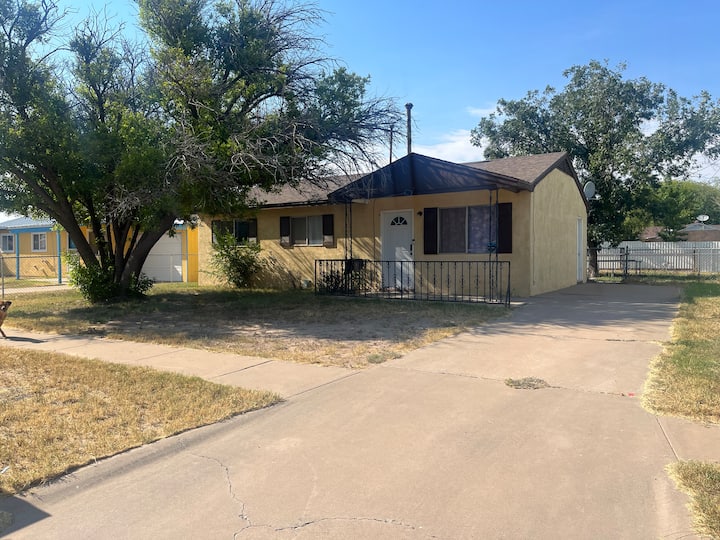 Holland Hideaway - Roswell, NM