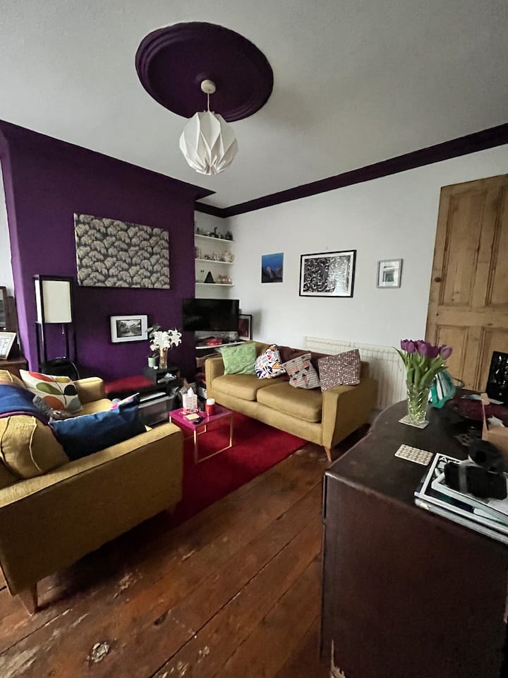 Large Bright Double Room In Cosy Home Free Parking - Leeds
