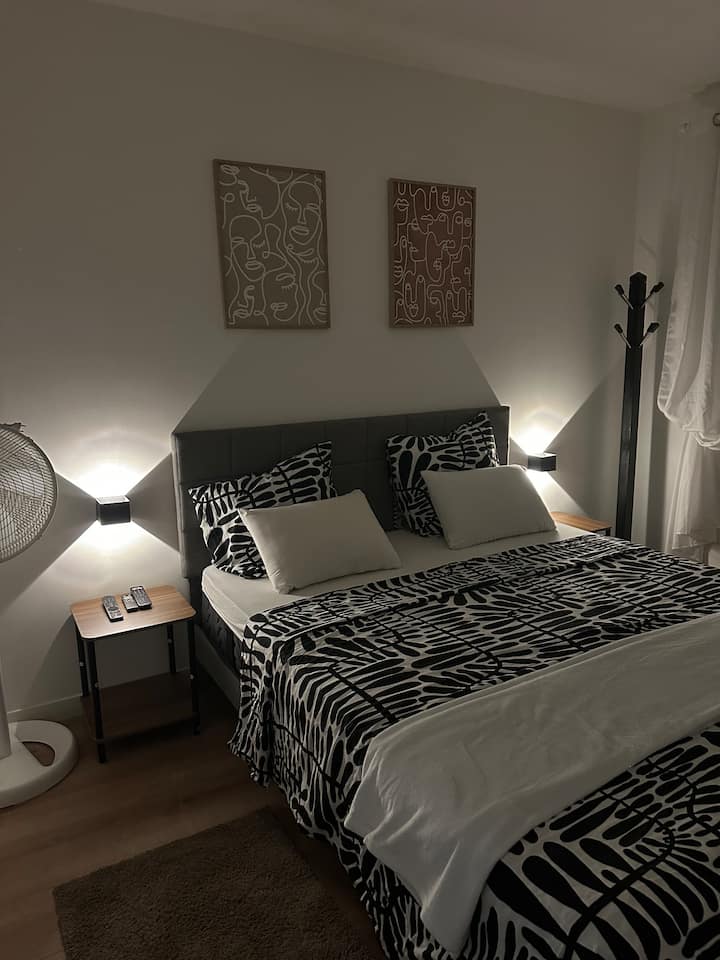 Bonjour Madame Monsieur Je Loue Une Chambre - Saran