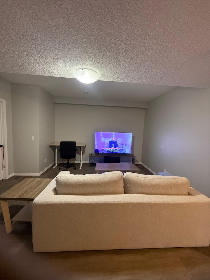 Guest Suite In Calgary International Airport - Calgary