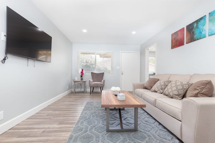 Chic 2br Near Shopping & Dining - Citrus Heights