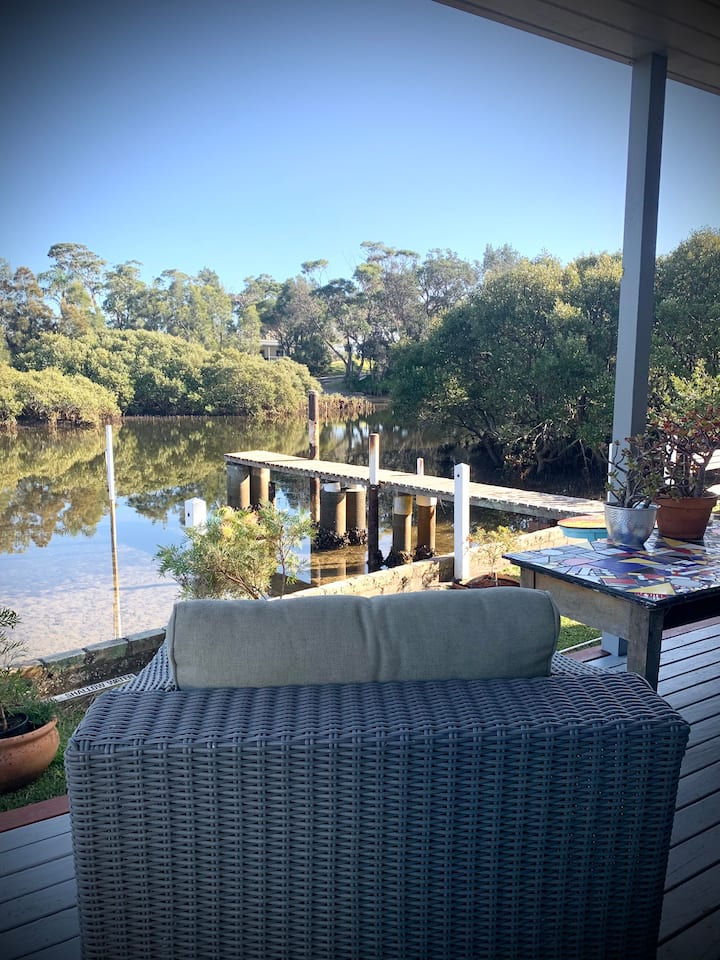 Waterfront Cozy Retreat In Currarong -Sleeping 4 - Currarong