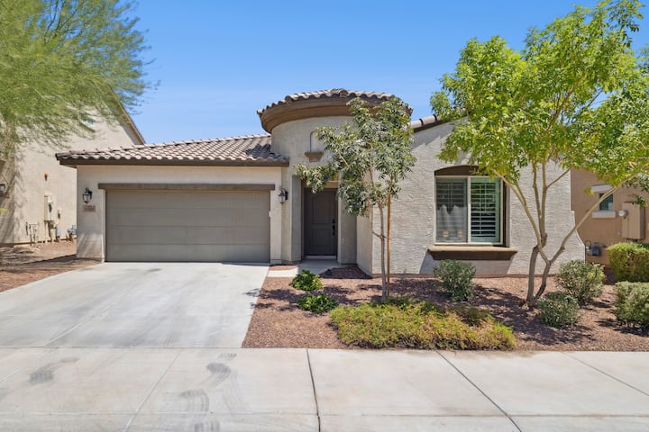 Verrado Views Family Retreat | Pool + Sleeps 11 - Buckeye, AZ