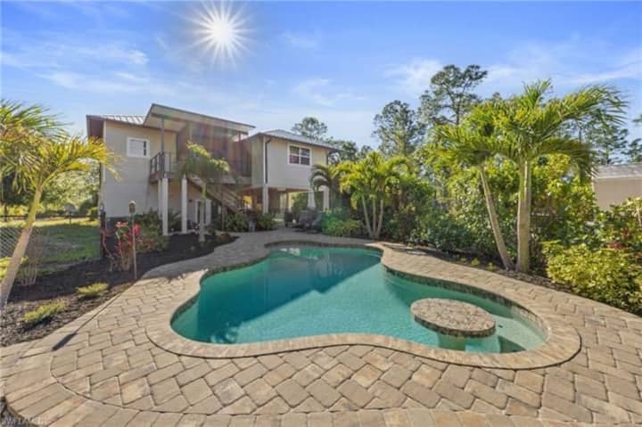 Stunning Private Oasis - Lehigh Acres, FL
