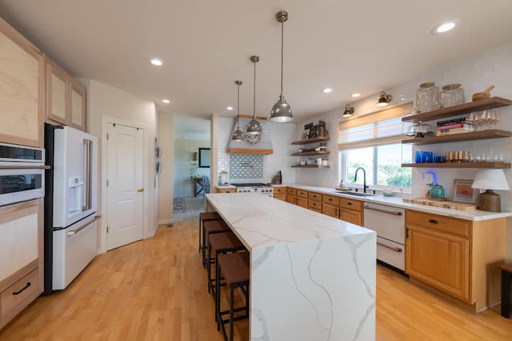 Modern Mountain Retreat! - Reno, NV