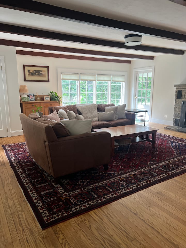 Peaceful 3br Getaway - Bantam Lake, CT