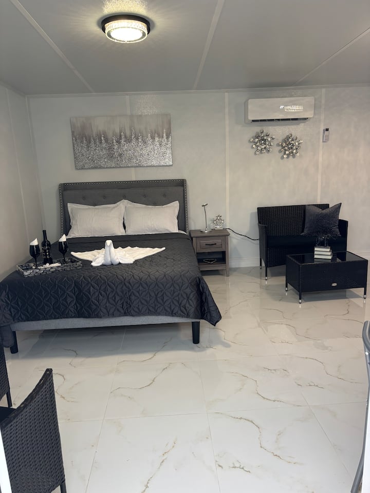 Tampa Dream Getaway “A” - Tampa, FL