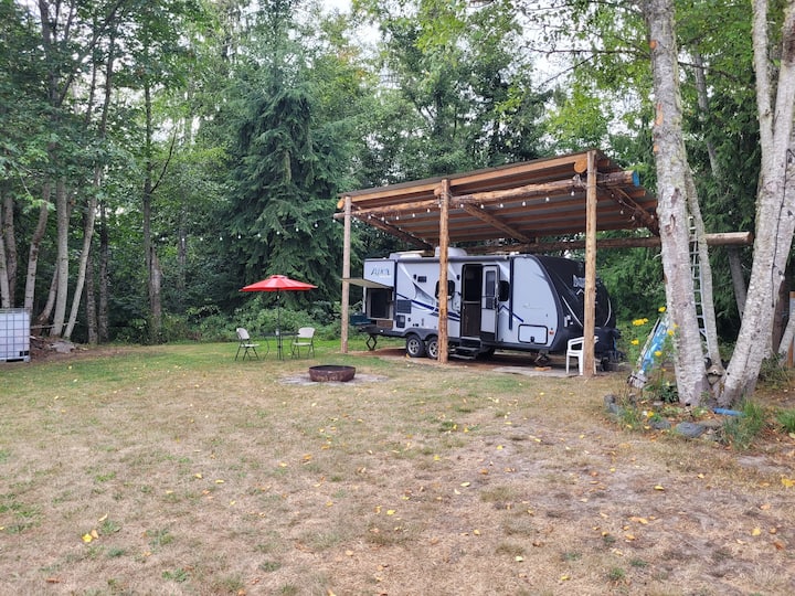 Cozy Rv By The Pond - Port Angeles, WA
