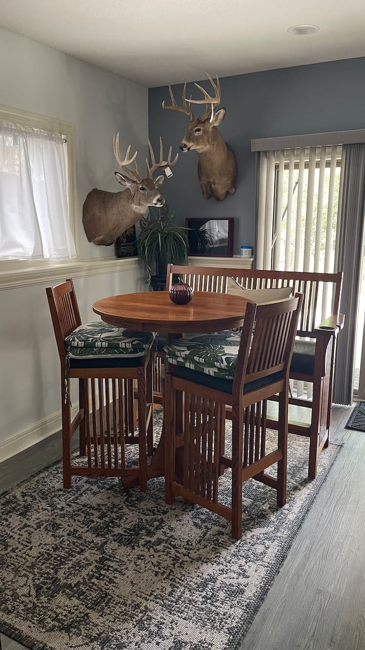 Quiet Place To Unwind And Relax - Gladstone, MO