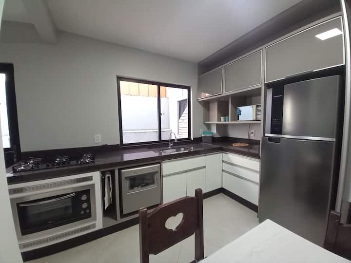 Apto Central Com Ar Cond. Para Até 4 Pessoas - Cascavel