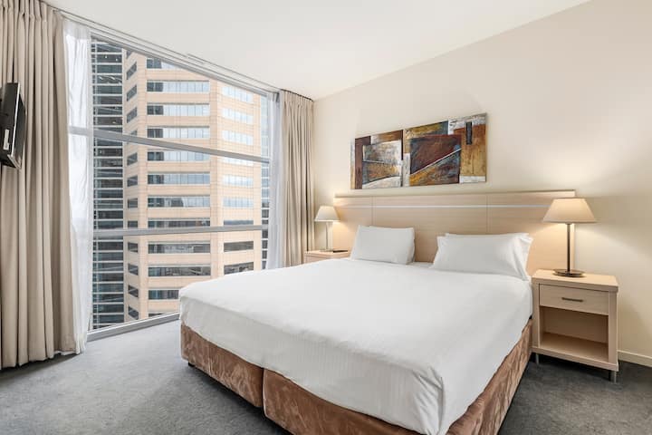 Modern 1br W/ Balcony Views | Lonsdale Cbd Escape - Melbourne