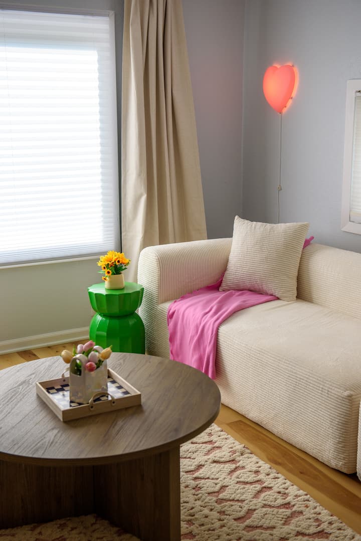 Arts District Insta Stay Near Downtown & Stadiums - Minneapolis, MN