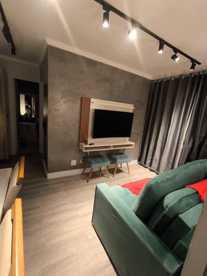 Apto Centro Sp/brás/bom Retiro/25 Março/feirinha - Liberdade