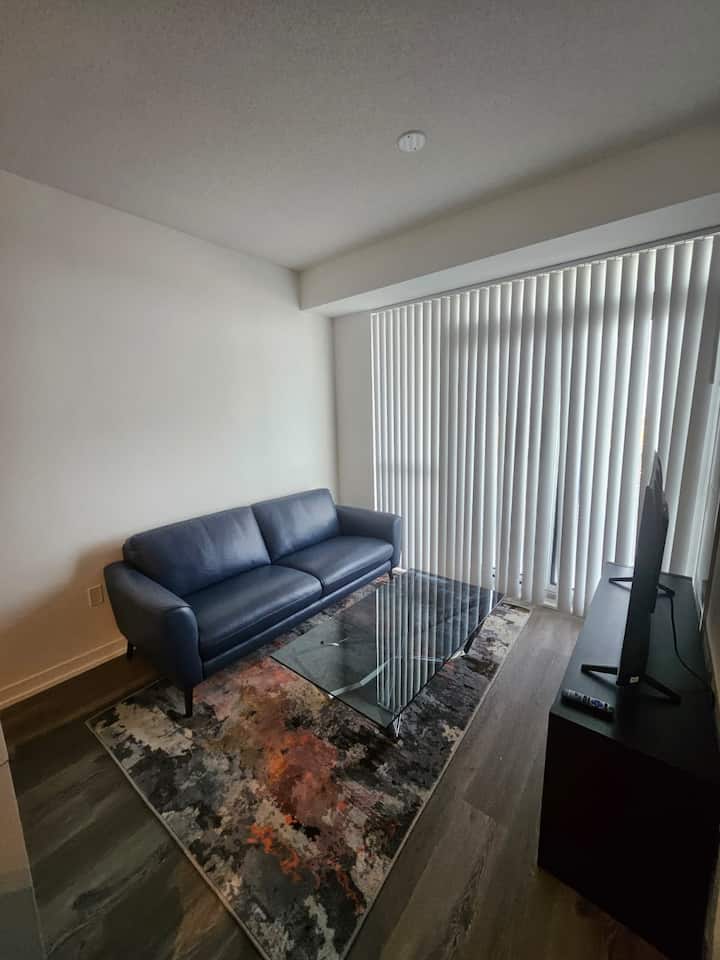 Luxury 2 Bed Apartment In Maple. - Vaughan