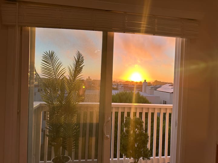 Top 3 Fl 4 Bedrooms 6 Beds 9 Guests 2br Home In Sf - San Francisco, CA