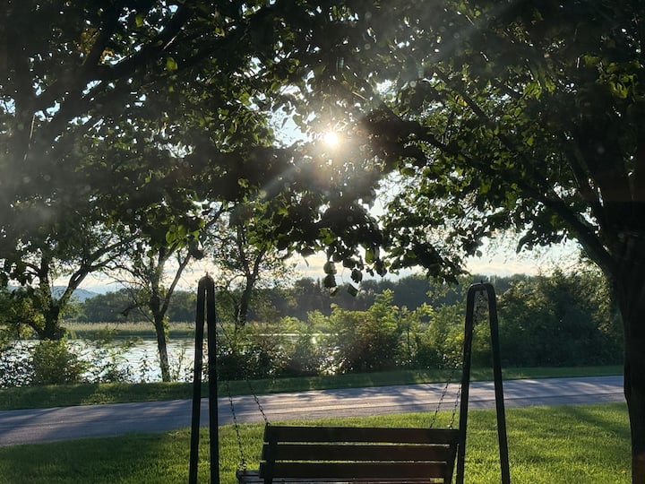 Mississippian River Cabin - Merrick State Park, Fountain City