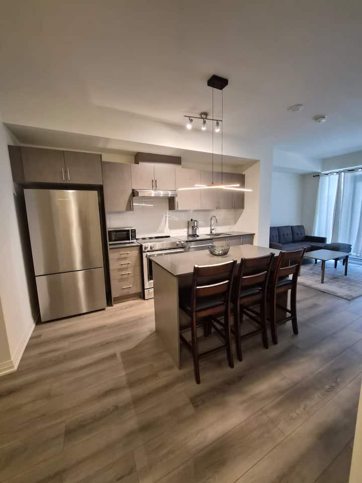 Close To Toronto Modern 2br 2bath Unit - Vaughan