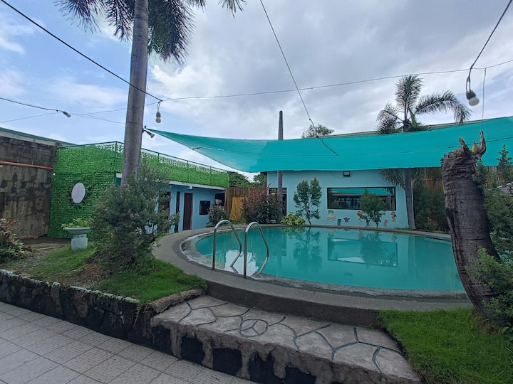 Private Family & Friends Resort W/ Pool & Events - Guiguinto