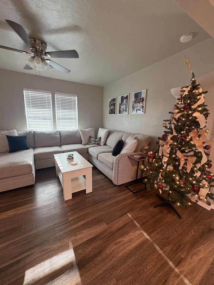 Procrastination Station Charming 3br 
By Bricktown - Midwest City, OK