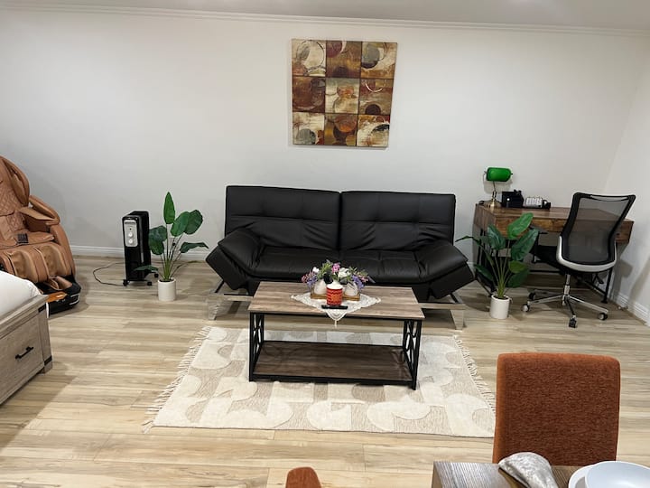 The Manor Cottage - Lakeside, CA