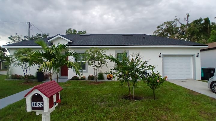 Orlando Getaway | Stay Close To The Action! - Winter Park, FL