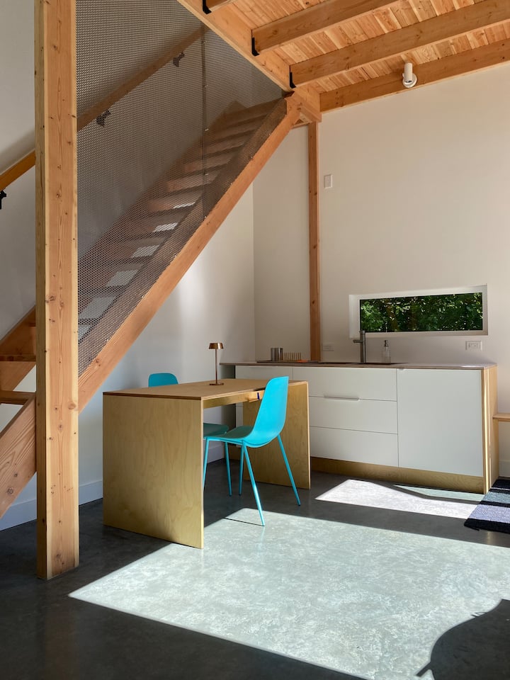New Minimalist Boutique Suite | Loft | Ev | Deck - Ucluelet