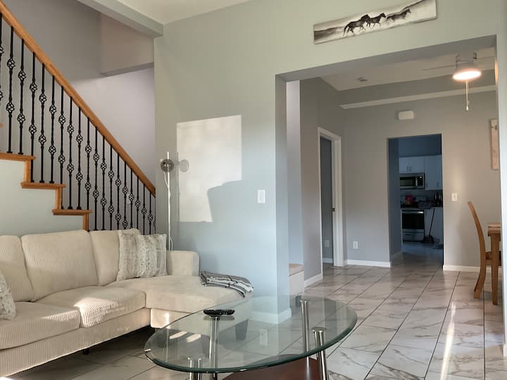 Cherokee Respite 
This Is The 1
Very Near Xcel Ctr - Saint Paul, MN