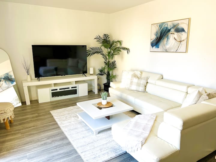 Cute/cozy House With Games Room - West Valley City, UT