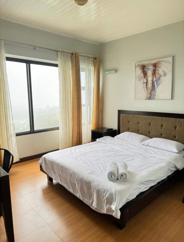 Baguio 1br | Balcony + Mountain View Staycation - Baguio