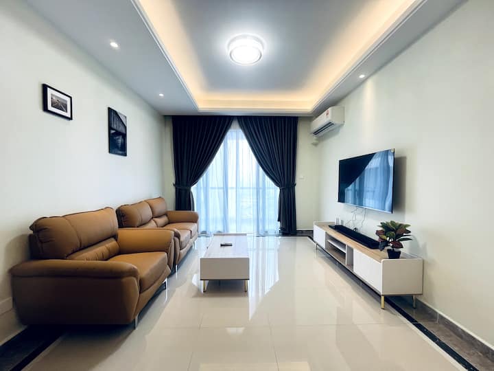 Coral Homes @ R&f (Free Wifi And 1 Car Park) - Yishun