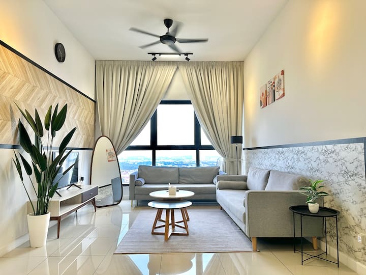 Le Pavillion Muji Style 5-6pax - Puchong