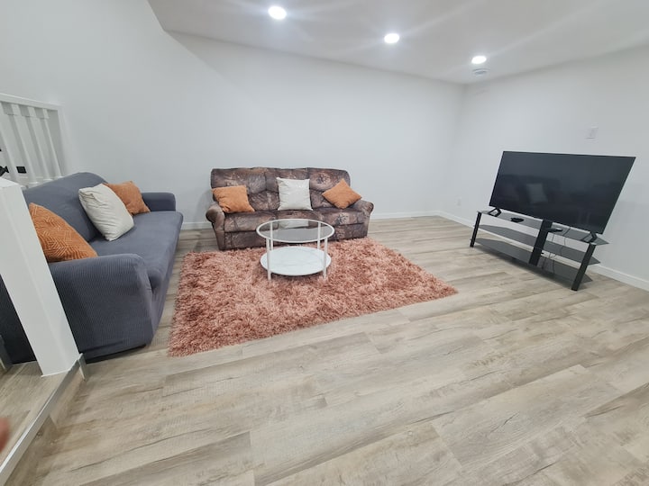 2-bed Basement Suite | Easy Airport & City Access - Saskatoon