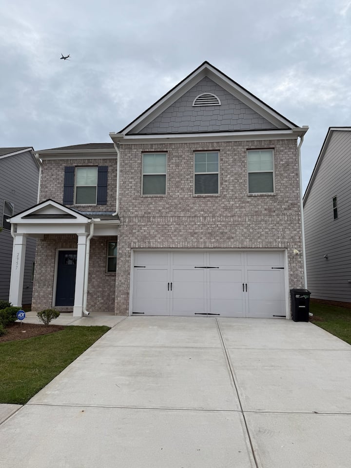 Cozy & Stunning 3bd, 2.5ba Sfh - Hartsfield-Jackson Atlanta Airport (ATL)