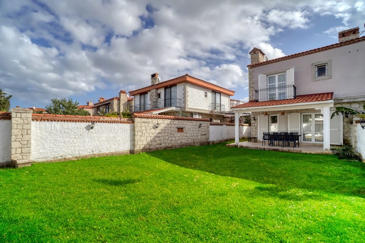 Alaçatı’nın Kalbinde Taş Konsept - Alaçatı