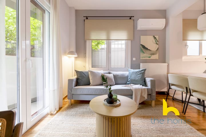 Sun-splashed Sanctum W/ Green Patio, Acropolis - Athènes