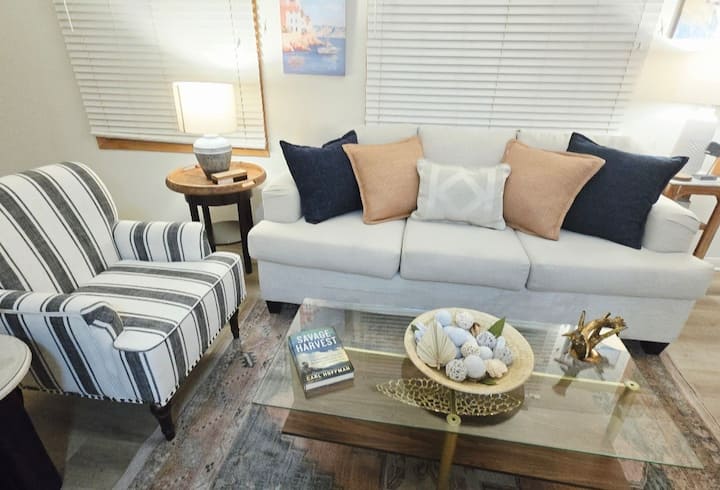 Charming Coastal Home W/ Patio – Near The Beach - Summerland Beach, CA