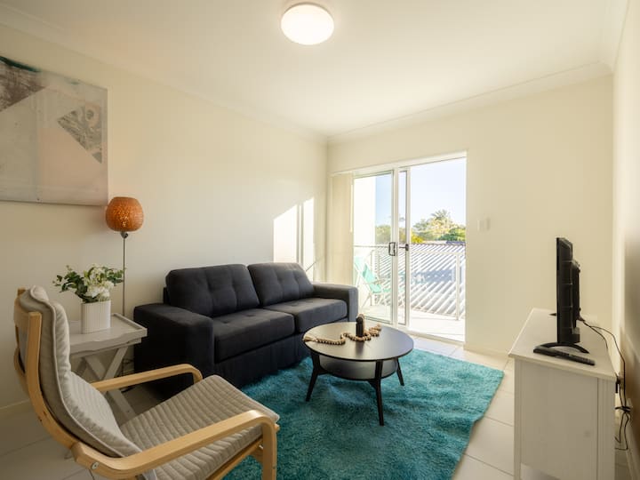 Affordable Serene Comfy | Balcony A/c Parking - Springwood