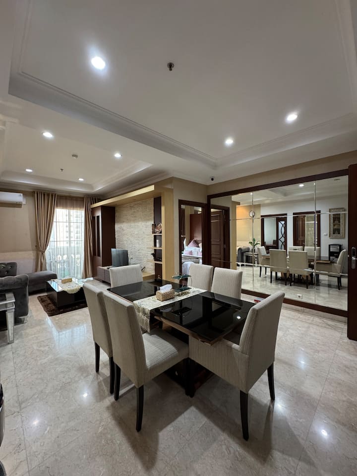 Luxury 2 Bedroom Apartment In Senayan - Jakarta