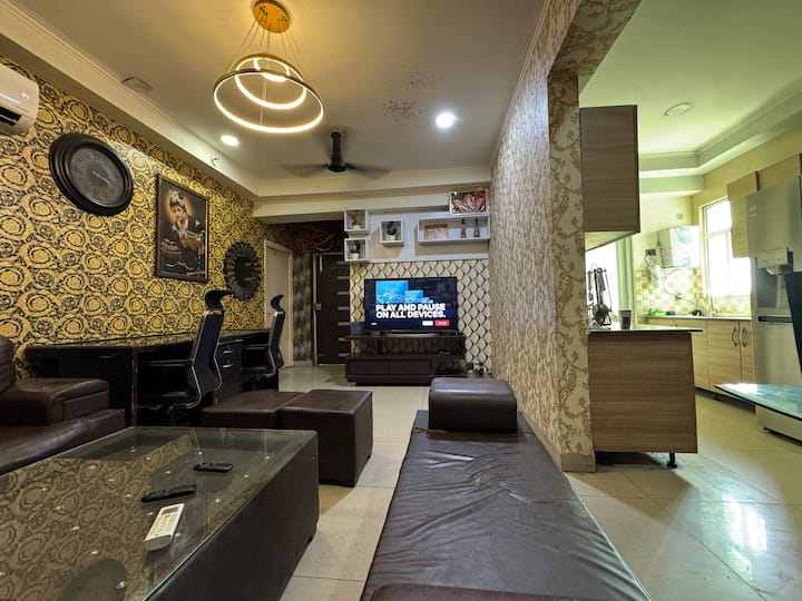 Specious And Luxurious 3+1 Bhk In Gc11 - Noida