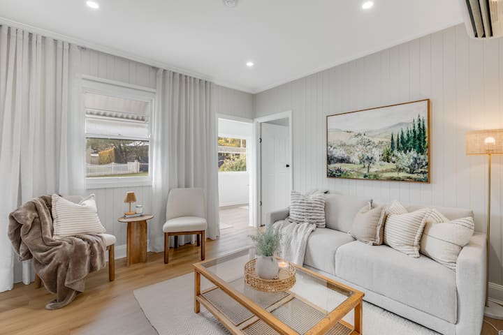 Bluewood Cottage- Cozy Charm, Steps From The City! - Toowoomba